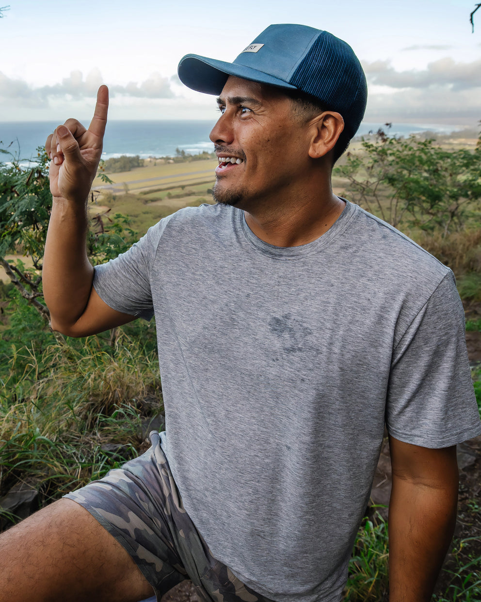 Men's Elevate Lightweight Tee - Red Clay – Free Fly Apparel